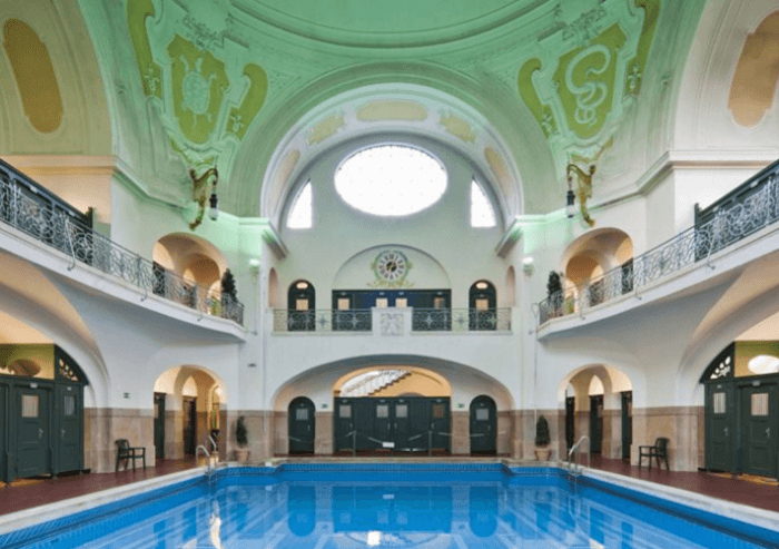 Baden wie ein König im Jugendstilbad | Mit Vergnügen Berlin