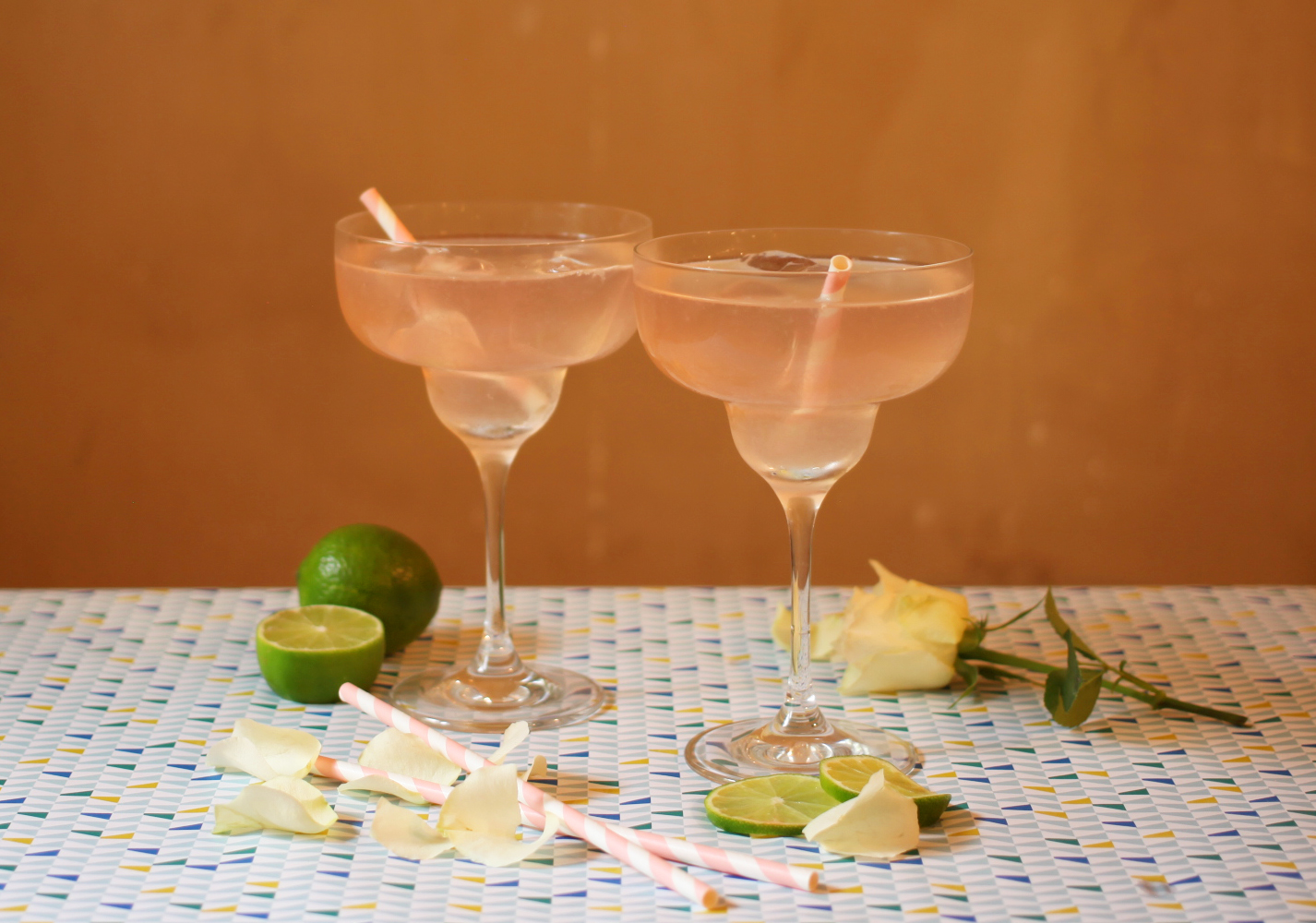 Der vielleicht romantischste Drink, seit es Rosenblütenlimonade gibt ...