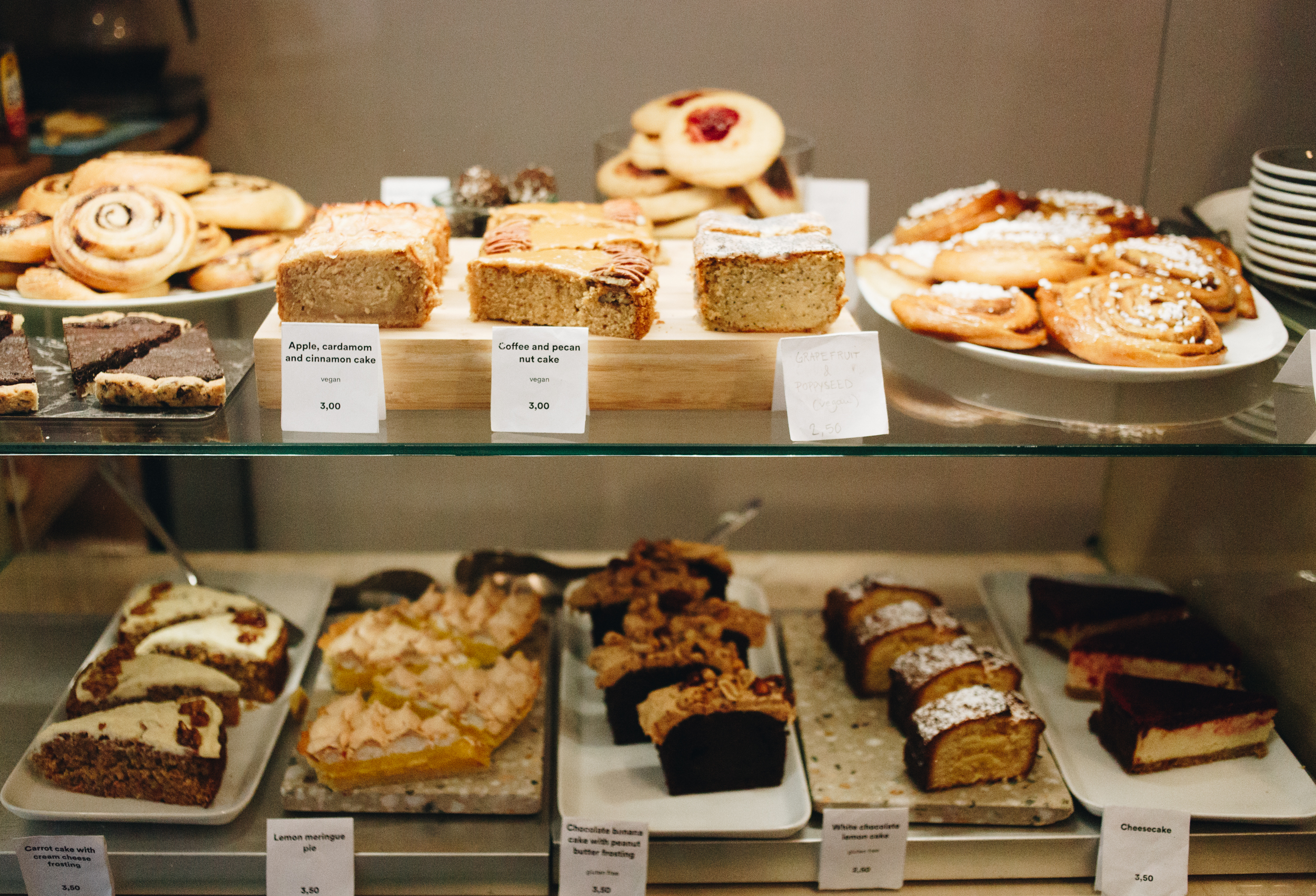 Schwedische Pancakes, Zimtschnecken und Frühstück im Okay Café | Mit ...