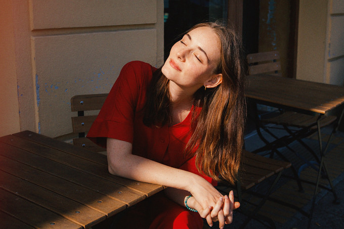 Berliner*innen am Sonntag: Friedlich in Friedenau mit Maria Ehrich ...