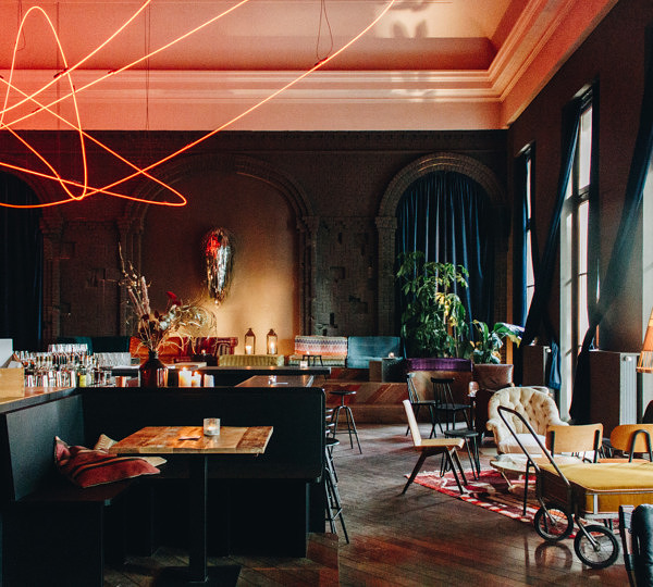 Ein echter Hingucker: Das Restaurant Root im Telegraphenamt | Mit ...