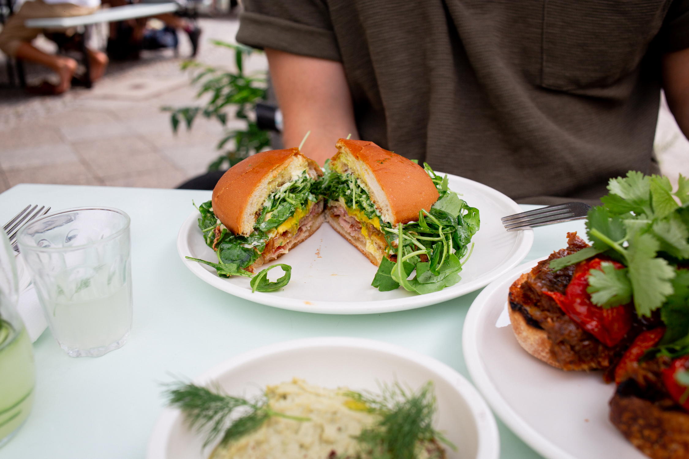 Frische, persische Küche und ganz viel Charme – das Rocket & Basil in ...