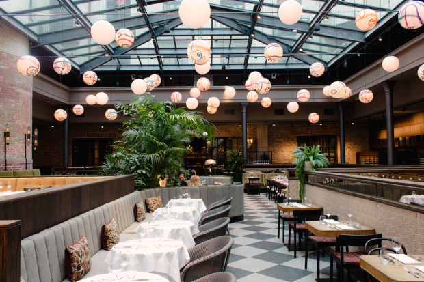 Ein echter Hingucker: Das Restaurant Root im Telegraphenamt | Mit ...