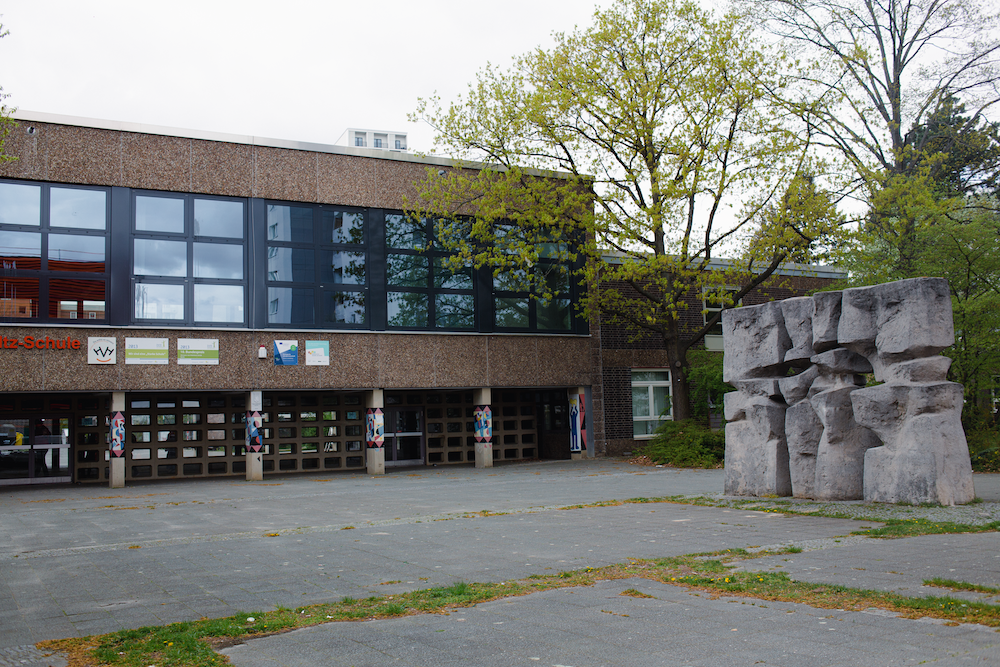 Die Problemschule mit Problemschüler*innen aus "Sonne und Beton" | Mit ...