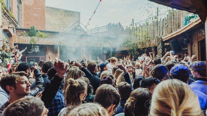 11 Open Air Clubs, in denen ihr feiern könnt | Mit Vergnügen Berlin