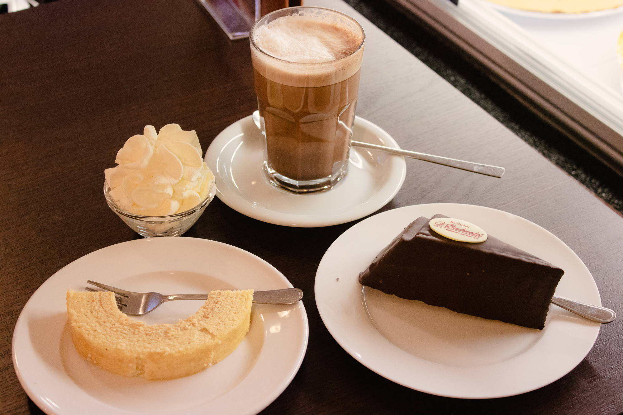 Das ganze Jahr über Baumkuchen und Torten essen im Café Buchwald | Mit ...