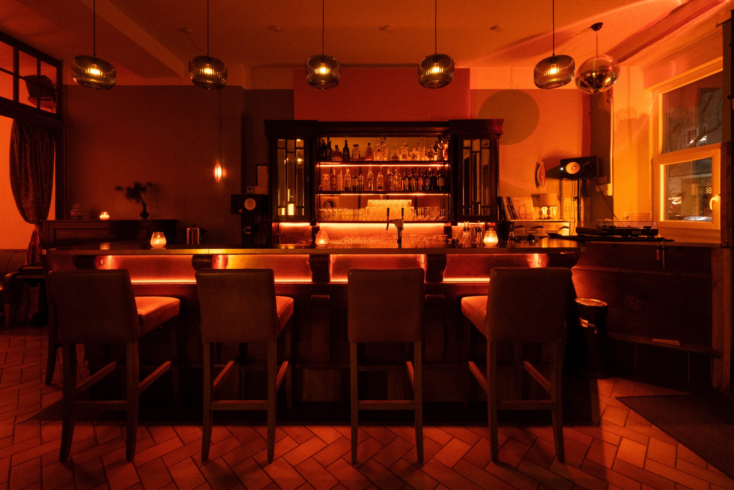 Sweet Vibes und starke Drinks im Honey Lou | Mit Vergnügen Berlin